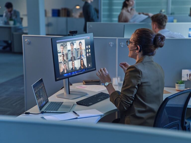 IT Outsourcing vs Managed Services - the Difference | Apogee Corporation
